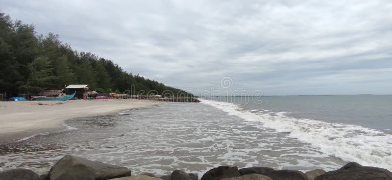 Cloudy Beach without the Blue of the Sky Stock Photo - Image of ...