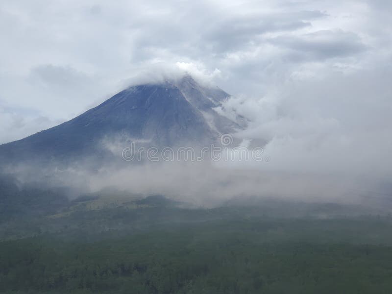 Cloudy of Semeru stock image. Image of snow, dawn, semeru - 262901605