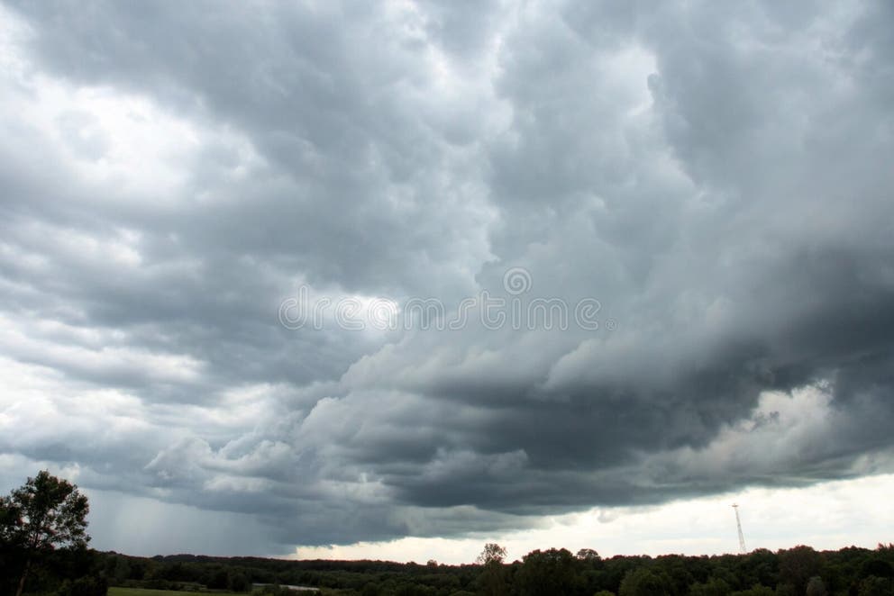 Cloudy Sky with Deep Grey Clouds, Storm Coming Stock Illustration ...