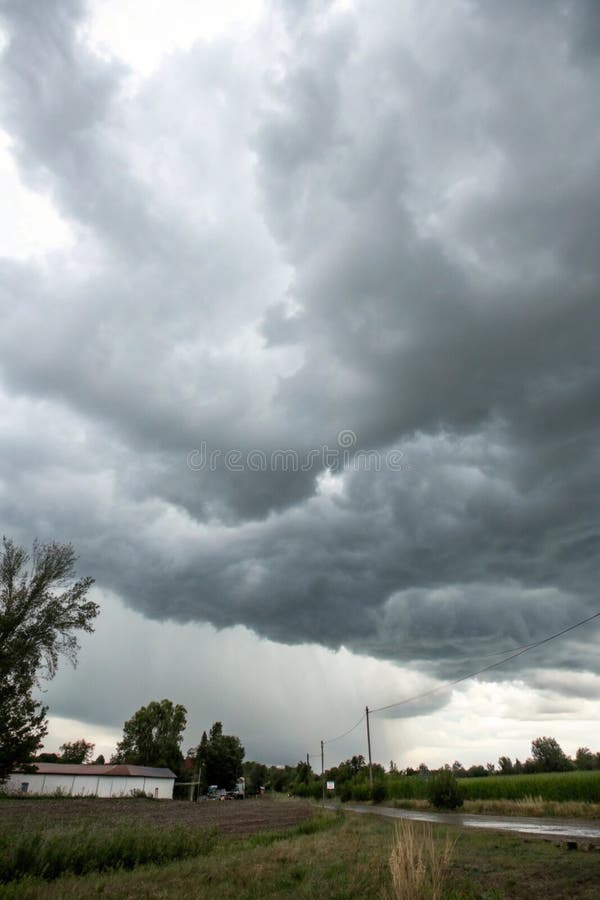 Cloudy Sky with Deep Grey Clouds, Storm Coming Stock Illustration ...