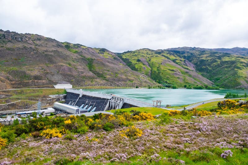 Clyde dam power station stock image. Image of grand - 157412687