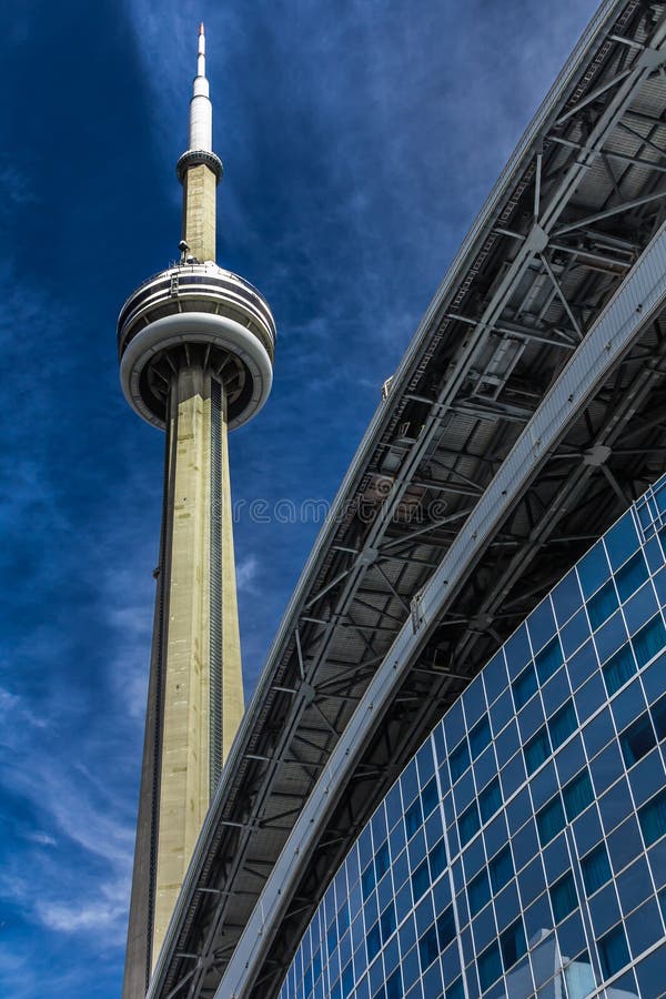 CN Tower in Toronto, Canada Editorial Photo - Image of antenna ...