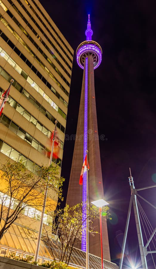 Toronto CN Tower at night. editorial image. Image of pillars - 162898320