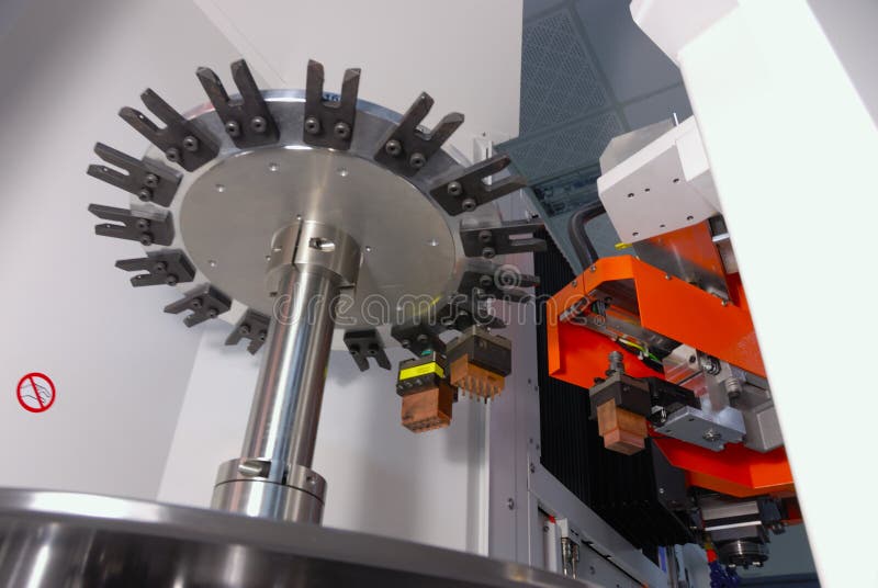 Cnc-Maschine stockfoto. Bild von hilfsmittel, ausrüstung - 9470100
