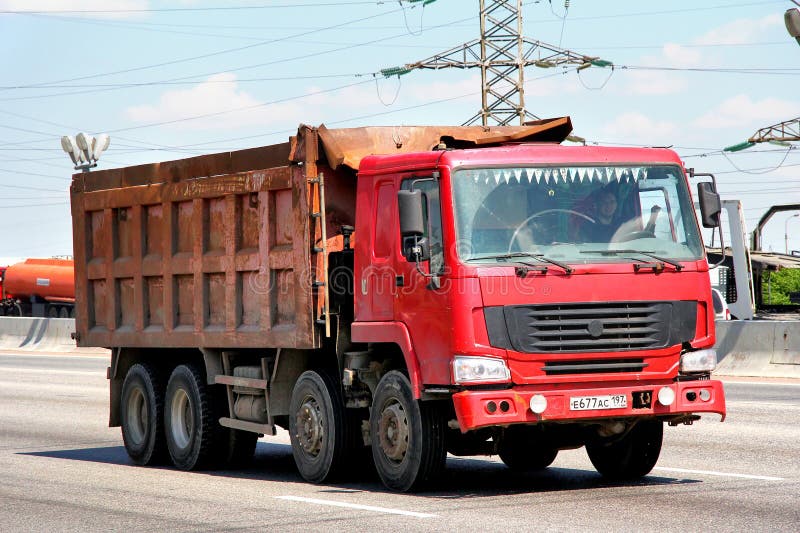 CNHTC Howo image éditorial. Image du métal, véhicule - 38132265