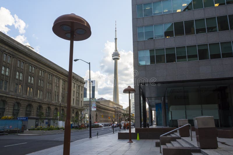 CNN-Turm in Toronto redaktionelles stockfotografie. Bild von berühmt ...