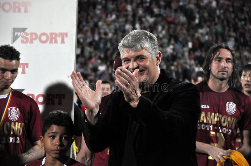 Coach clapping editorial stock photo. Image of coach - 24925593