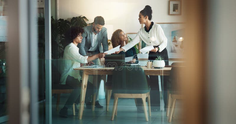 Coaching, Collaboration and Documents with Business People in Office ...