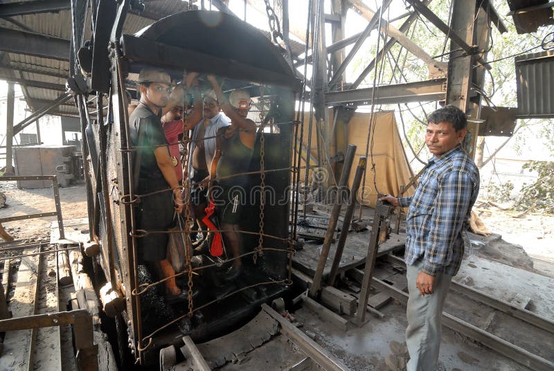 Coal India Worker editorial photo. Image of dust, energy - 33542351