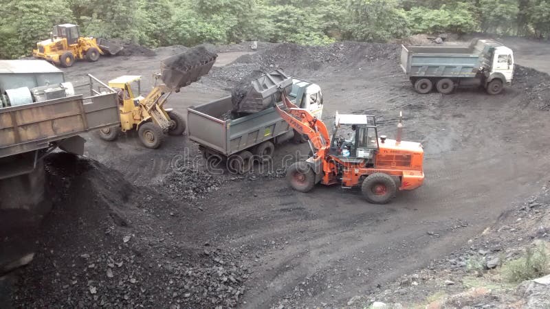 Coal loading editorial stock photo. Image of loader, loading - 42668543