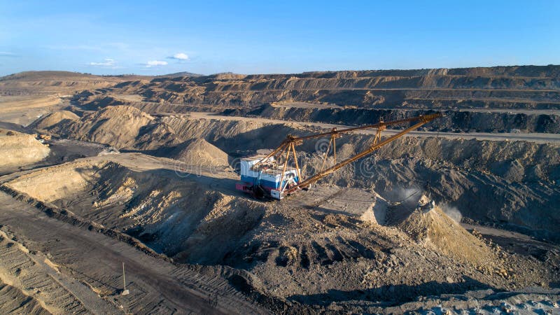 Coal mining in open pit stock photo. Image of industry - 140969344
