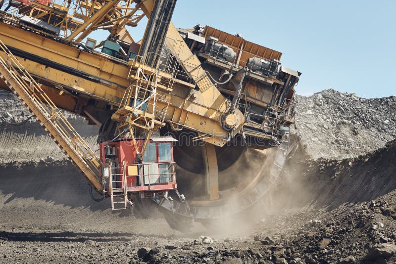 Coal Mining in Surface Mine Stock Photo - Image of bucket, heavy: 243998724