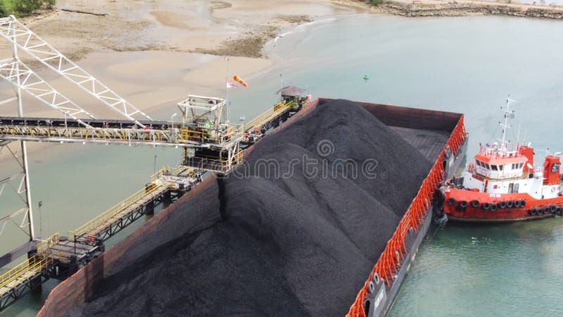 590 Coal Barge Loading Stock Photos - Free & Royalty-Free Stock Photos ...