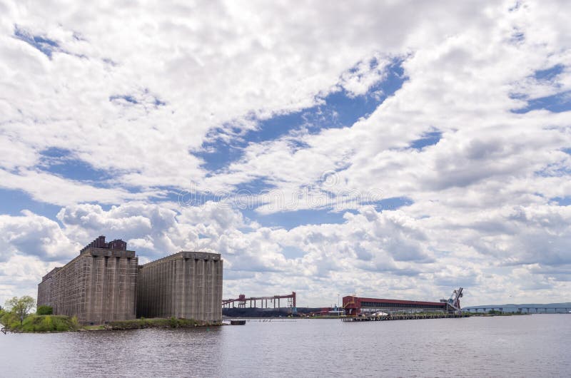 Ore Loader in St. Louis Bay at Duluth Docks Editorial Photography ...