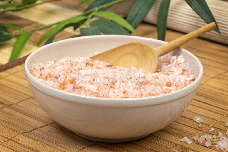 Coarse Red Himalayan Salt Bowl Bamboo Mat Stock Photos - Free & Royalty ...