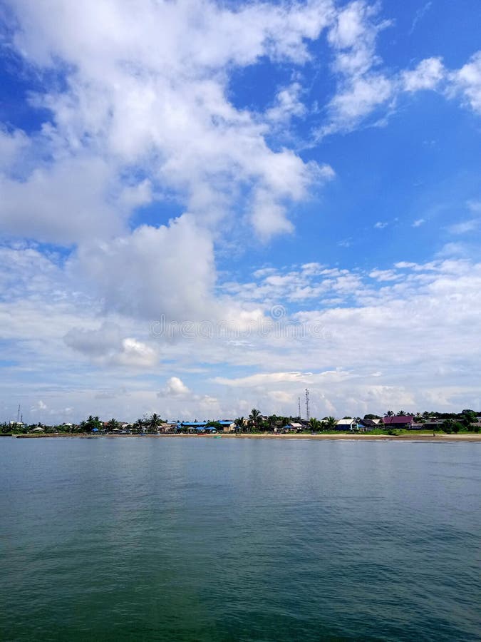 The Coastal Scenery in the Morning is Very Comfortable and Refreshing ...