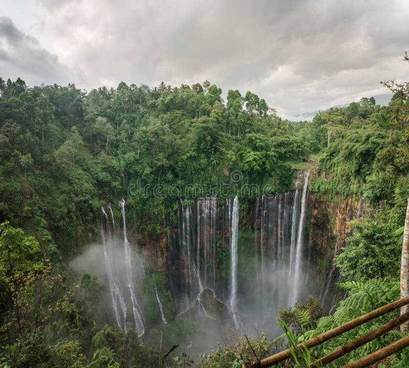 Cascada Tumpak Sewu Mil Cascada Malang Lumajang Este Java Indonesia ...