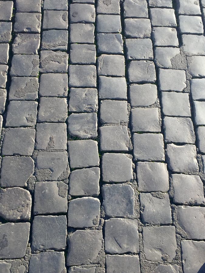 Cobblestone foto de archivo. Imagen de blanco, sendero - 61922516