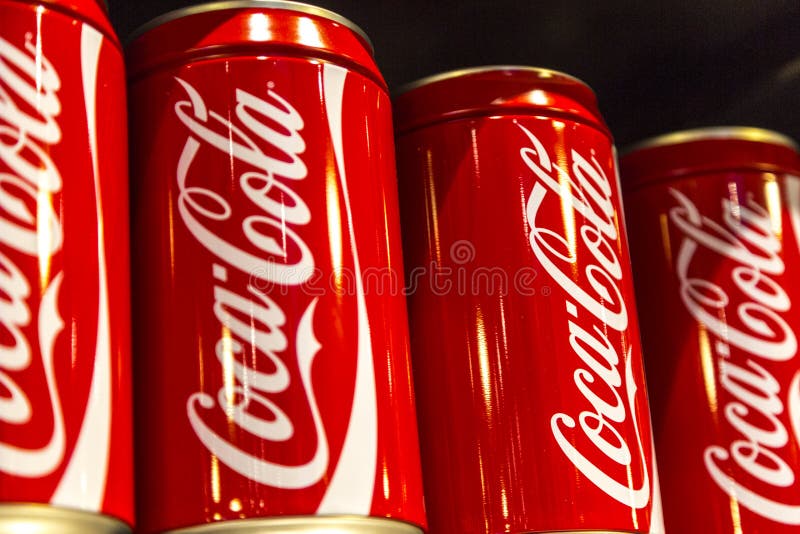 Coke cans editorial photo. Image of park, cans, cola - 98464631