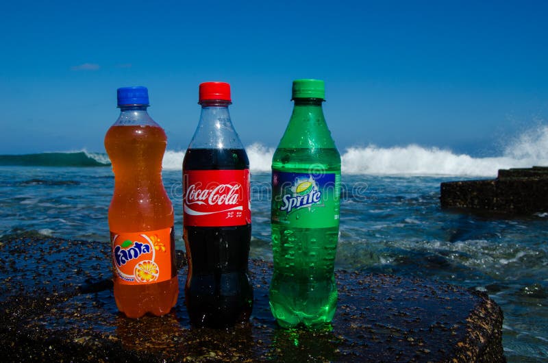 Botellas De Sprite De Refrescos Foto de archivo editorial - Imagen de ...