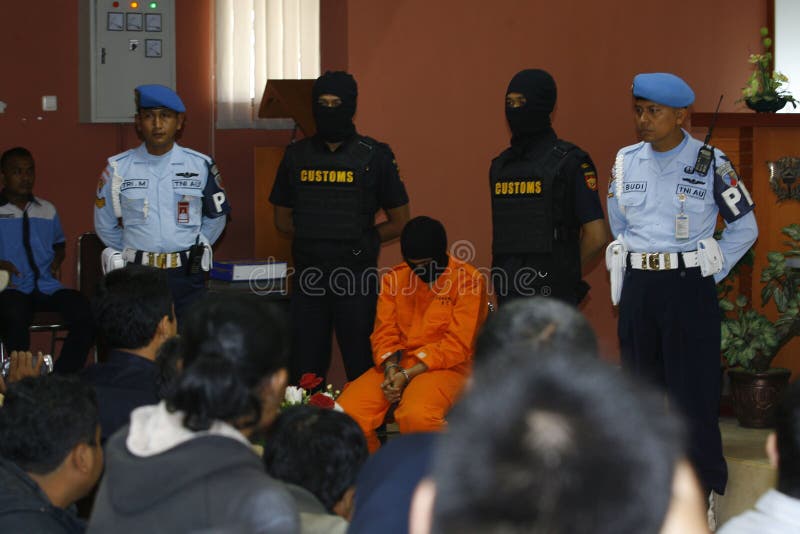 Cocaine smugglers editorial image. Image of java, arrest - 62487335