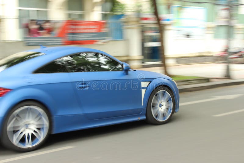 Coche azul imagen de archivo. Imagen de costoso, negro - 36149391