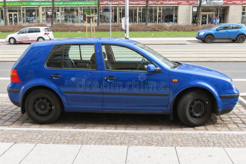 Cabrio Azul De Volkswagen New Beetle Imagen de archivo editorial ...