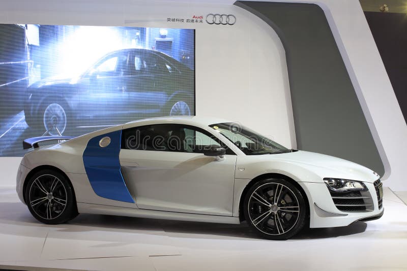 Coche Deportivo Blanco Audi R8 Imagen editorial - Imagen de coupe ...