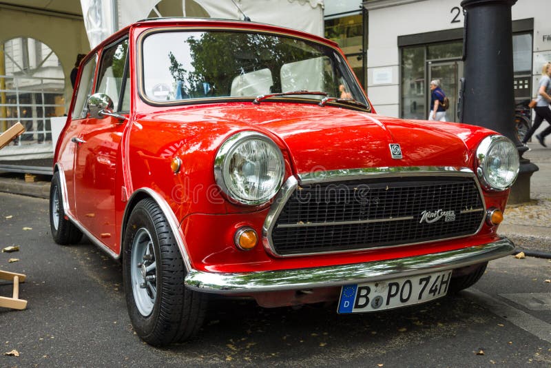 Coche Compacto Innocenti Mini Cooper 1300 Foto editorial - Imagen de ...