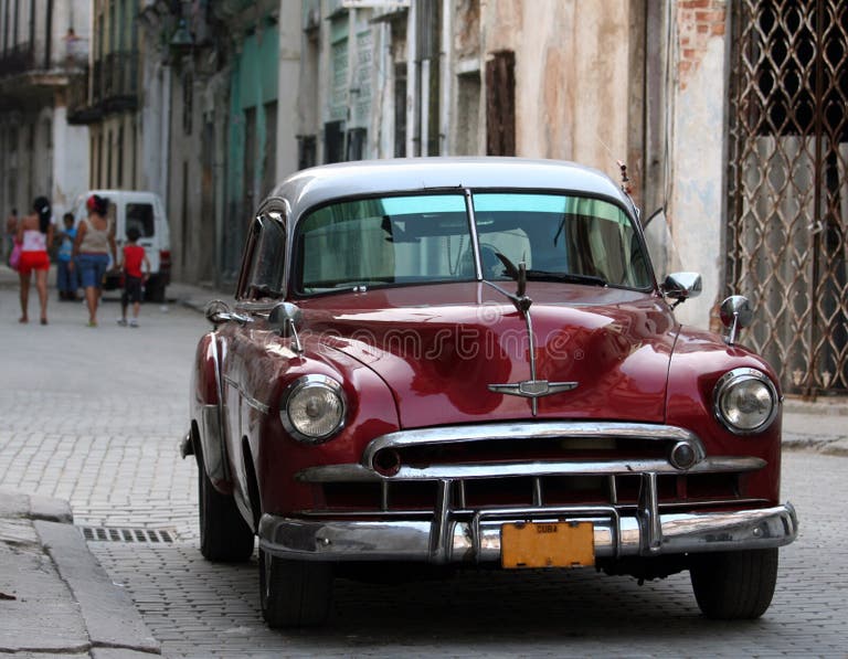 Coche cubano imagen de archivo. Imagen de defensa, vendimia - 12680635