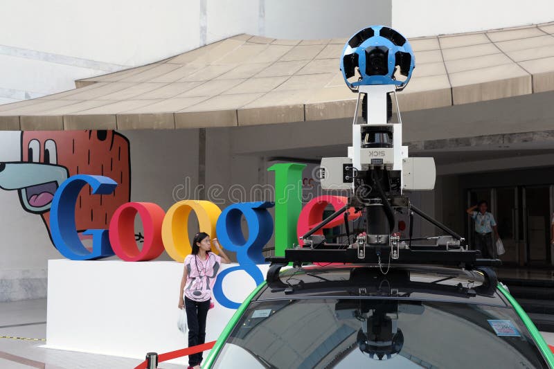Coche De Google Maps En Bangkok Foto editorial - Imagen de tierra ...