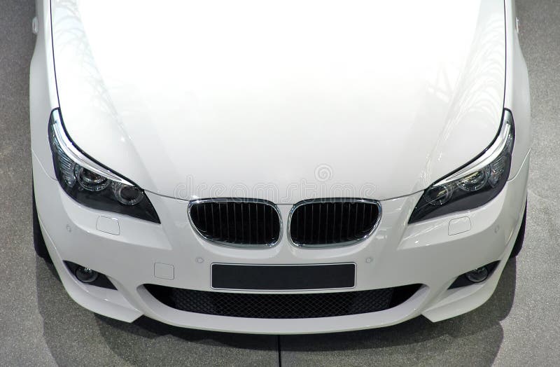 Coche de lujo blanco imagen de archivo. Imagen de blanco - 3803695