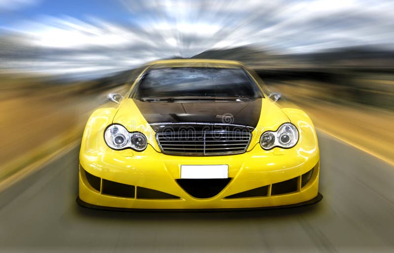 Coche deportivo amarillo imagen de archivo. Imagen de deporte - 6881077