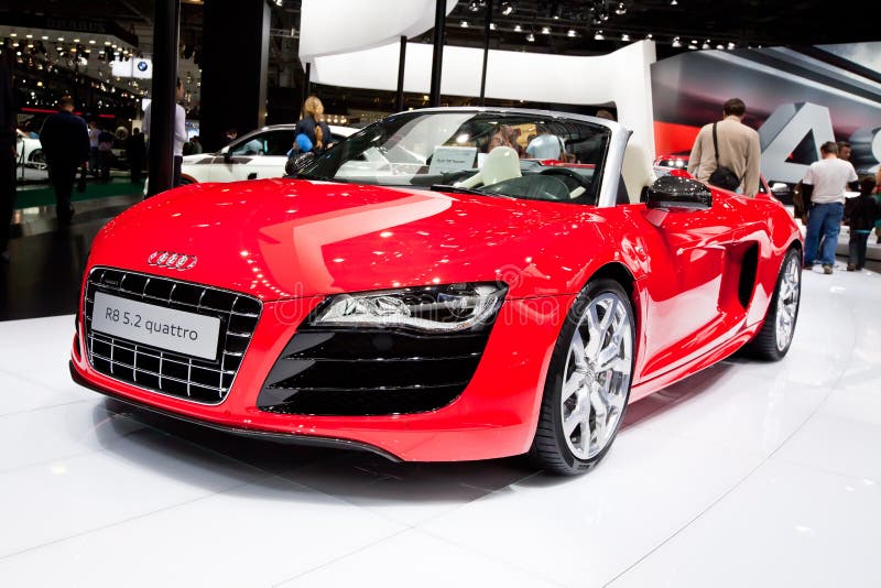 Coche Deportivo Rojo Audi R8 Imagen editorial - Imagen de rueda ...