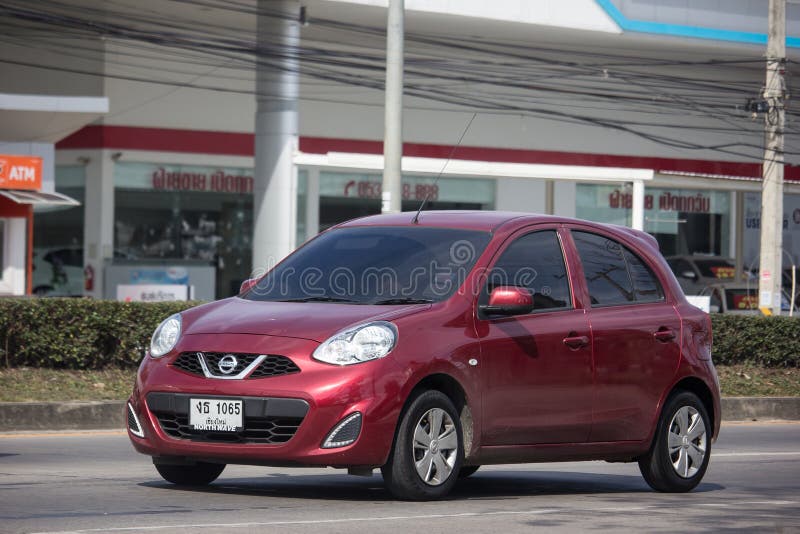 Coche Privado Nissan March De Eco Foto editorial - Imagen de rueda ...