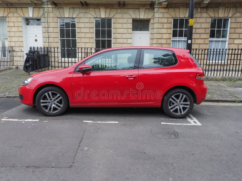 697 Volkswagen Golf Rojo Fotos de stock - Fotos libres de regalías de ...