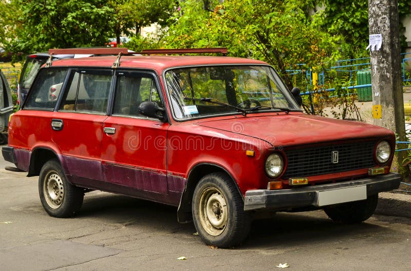 Coche Soviético Lada Vaz-2102 Imagen de archivo editorial - Imagen de ...