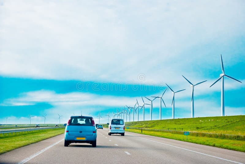Coches en una carretera foto de archivo. Imagen de camino - 24005476