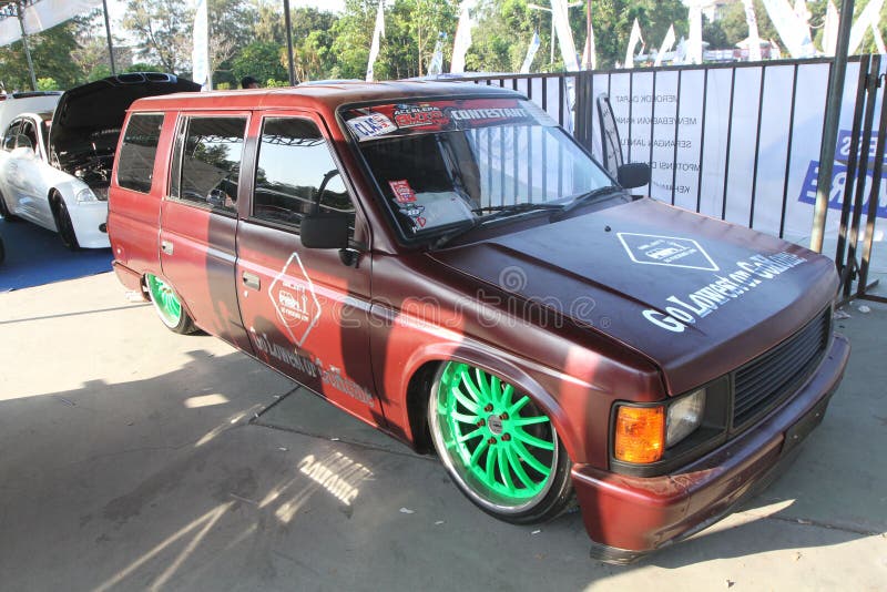 Coches modificados foto de archivo editorial. Imagen de acontecimiento ...