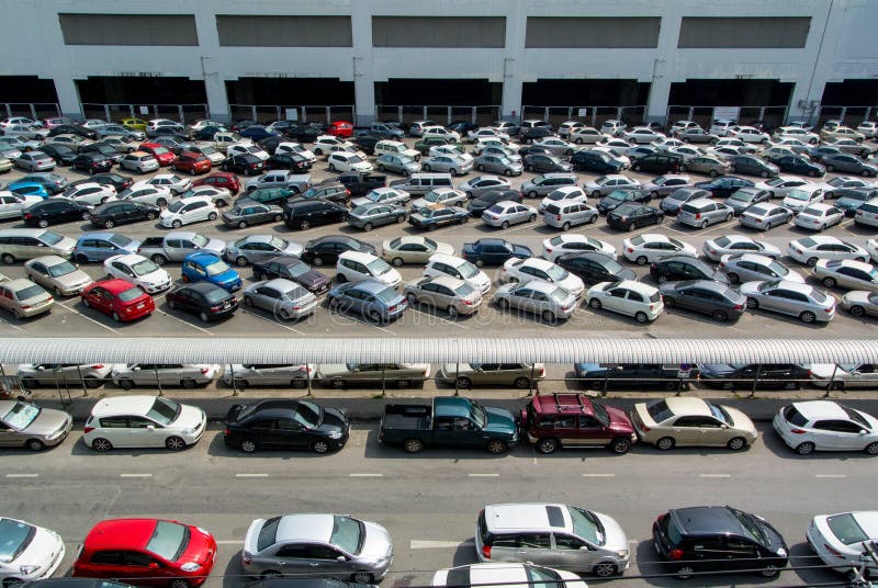 Vista Aérea De Los Autos Nuevos Almacenados En El Puerto Del Río ...