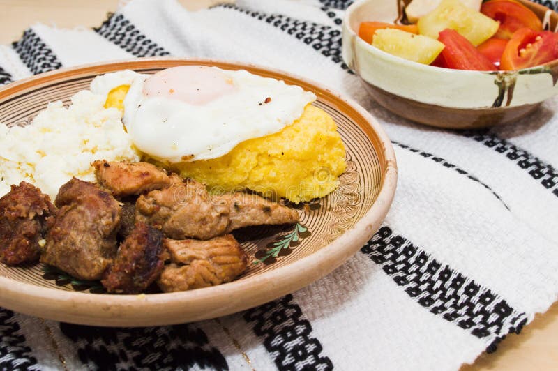 Cocina Rumana Tradicional (tochitura) Foto de archivo - Imagen de ...
