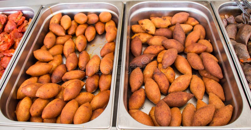 Cocina Turca Con Los Platos Tradicionales Imagen de archivo - Imagen de ...