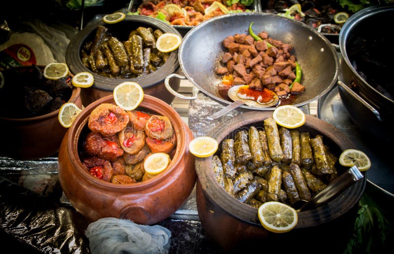 Cocina Turca Con Los Platos Tradicionales Foto de archivo - Imagen de ...