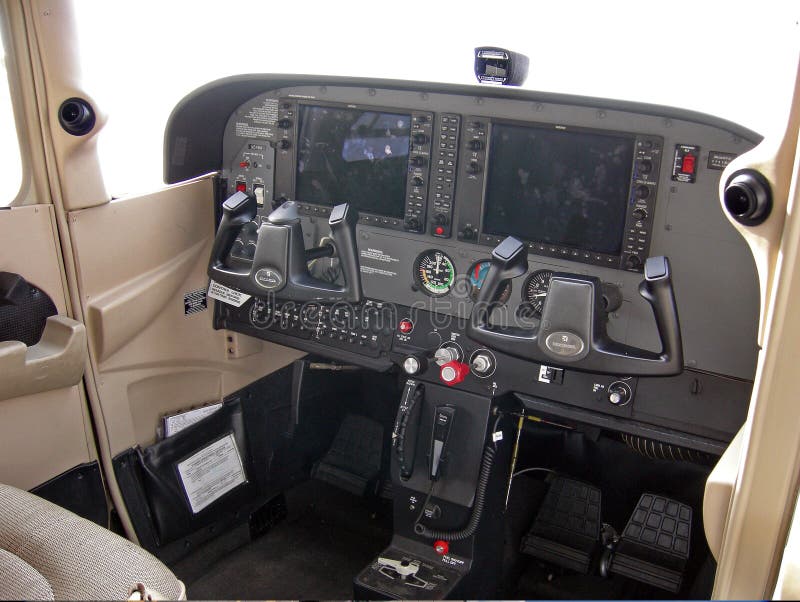 Cockpit För Cessna Modell 172R Redaktionell Arkivbild - Bild av lopp ...