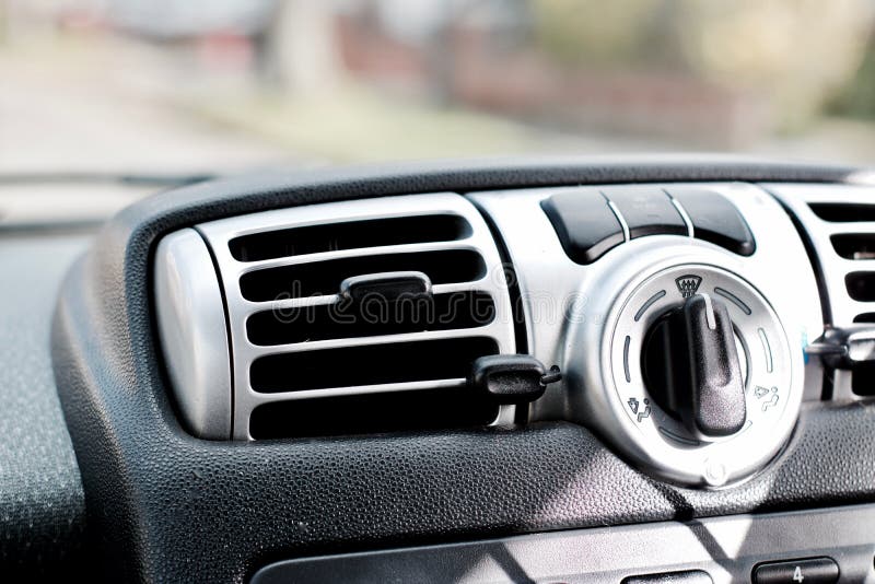 Cockpit im Auto stockbild. Bild von schwarzes, auto - 101676297