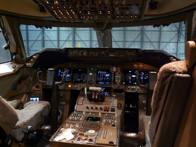 238 Cockpit Boeing Jumbo Jet 747 Stock Photos - Free & Royalty-Free ...