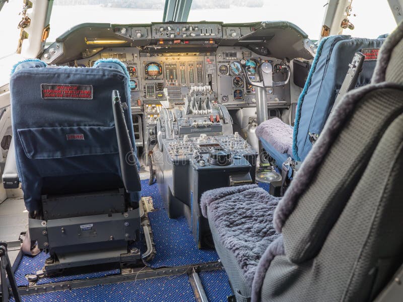 Cockpit of a jumbo jet stock image. Image of dashboard - 34814551