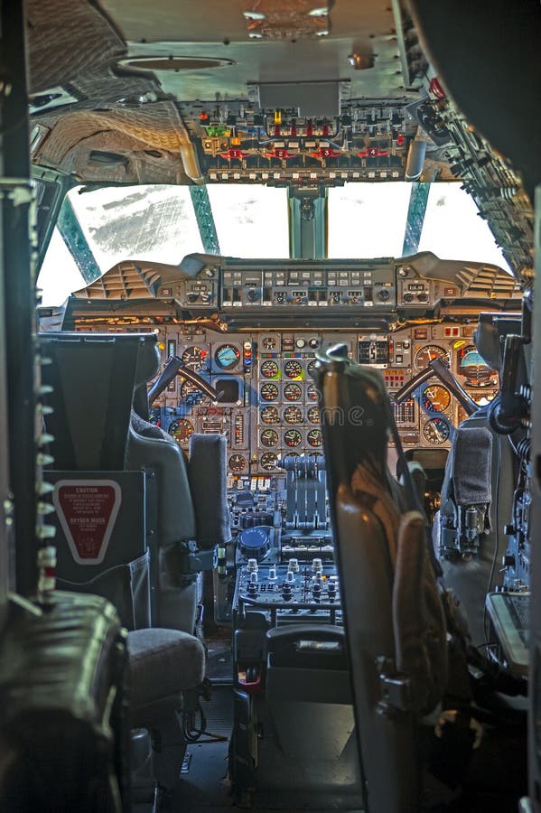 Concorde cockpit editorial photography. Image of flightdeck - 105901532
