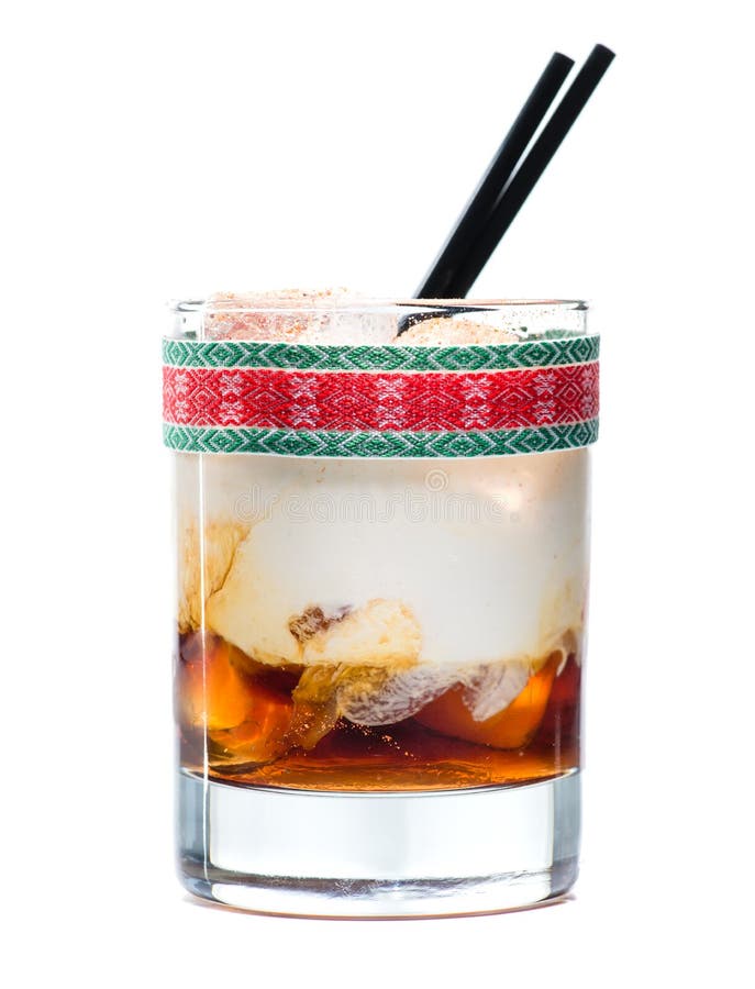 Cocktail Alcolico Con Russo Bianco Con Ghiaccio Immagine Stock ...