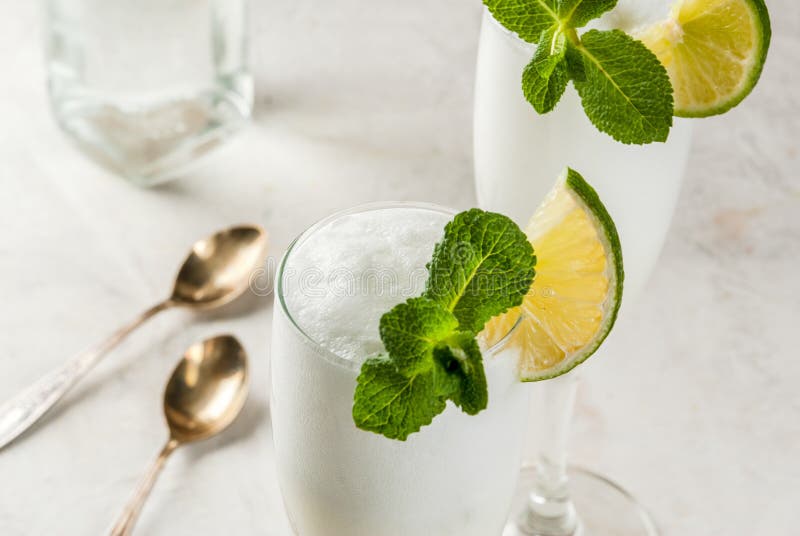 Cocktail Alcolico Italiano Sgroppino Fotografia Stock - Immagine di ...